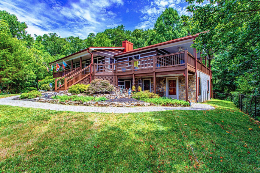 Home [tristarmanagementgroupllc.managebuilding.com]